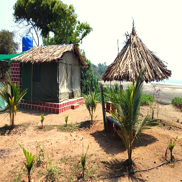 Whistlingwaves: Anjarle Beach Resort, Homestay, Hotels near Dapoli